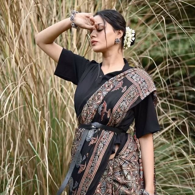 How to Style Ajrakh Fabrics: Traditional and Modern Looks. - Ajrakh.com